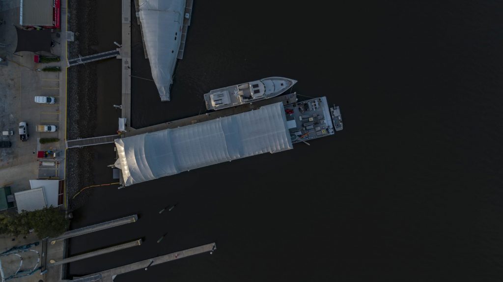 63m SuRi Completes Revolutionary In-Water Refinish - Superyacht Australia